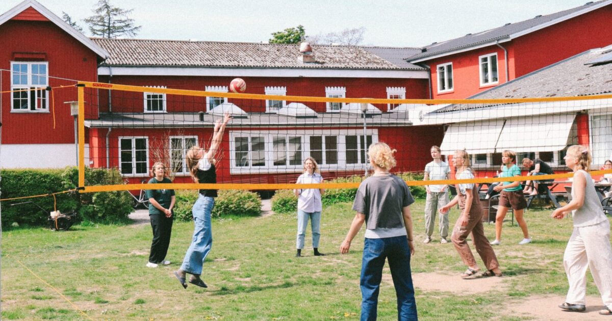 Arts, plein air et aventure et écologie au Folk College Bornholms au ...